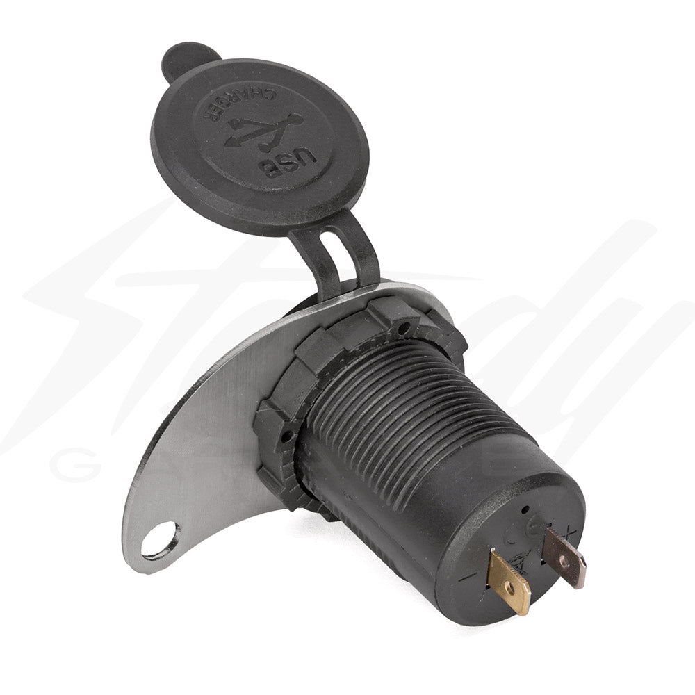 Universal 12V USB USB-C Outlet Charge Port with Bracket – Steady Garage