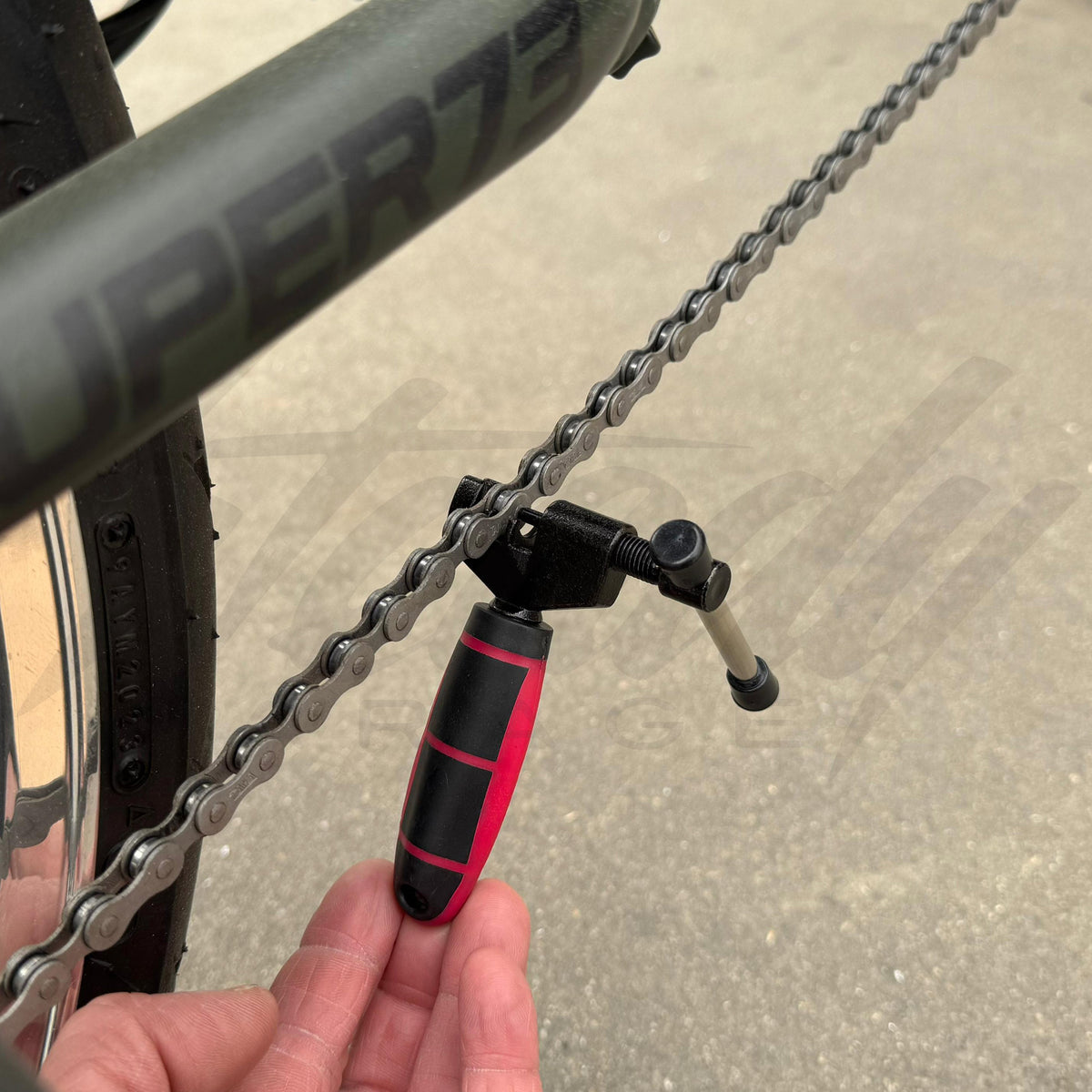 BikeMaster Bicycle Chain Rivet Extractor Chain Breaker Tool – Steady Garage
