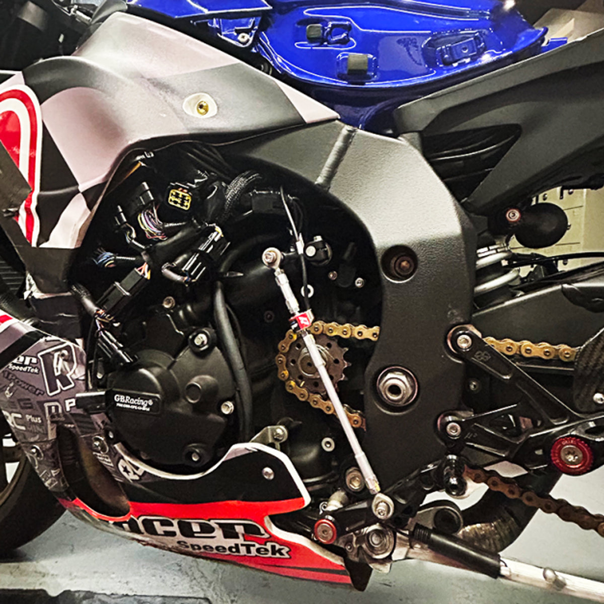 Aracer QS-RACING V2 Quickshifter - Aracer ECU Only – Steady Garage