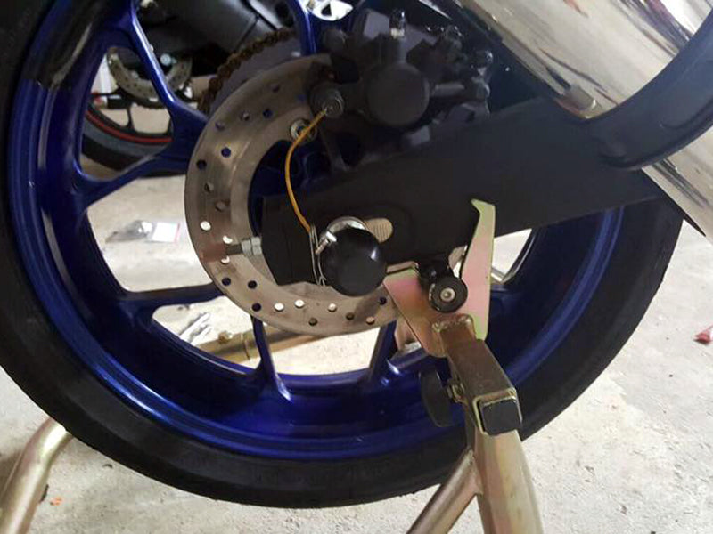 Woodcraft Rear Axle Slider Kit - Yamaha YZF R3 – Steady Garage